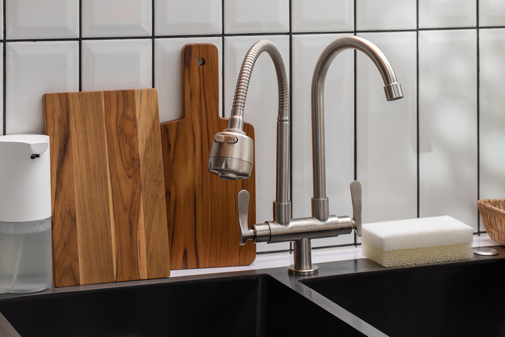 ก๊อกซิ้งค์สแตนเลส แบบสองงวง - CharnPaiboon