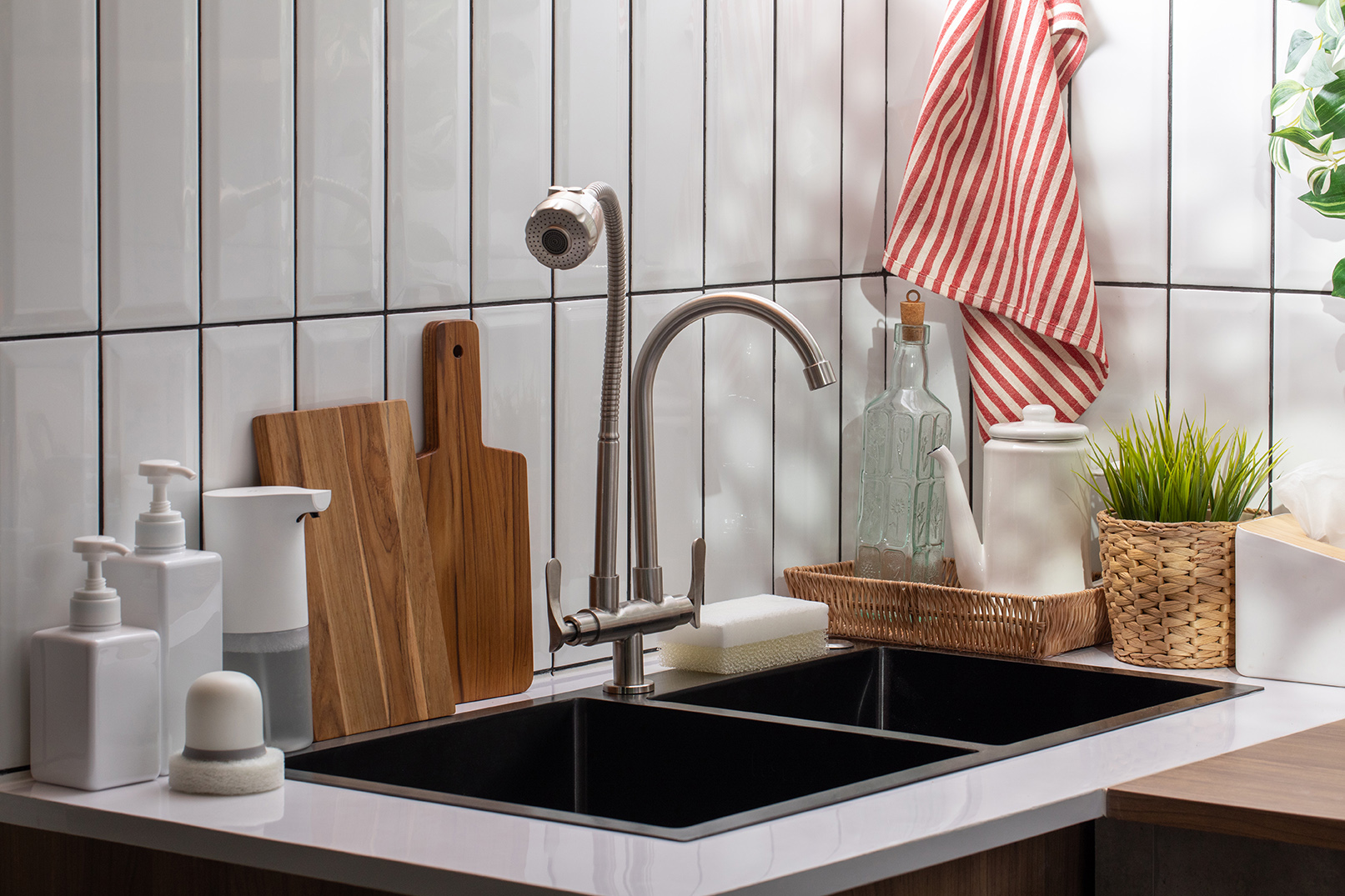 ก๊อกซิ้งค์สแตนเลส แบบสองงวง - CharnPaiboon