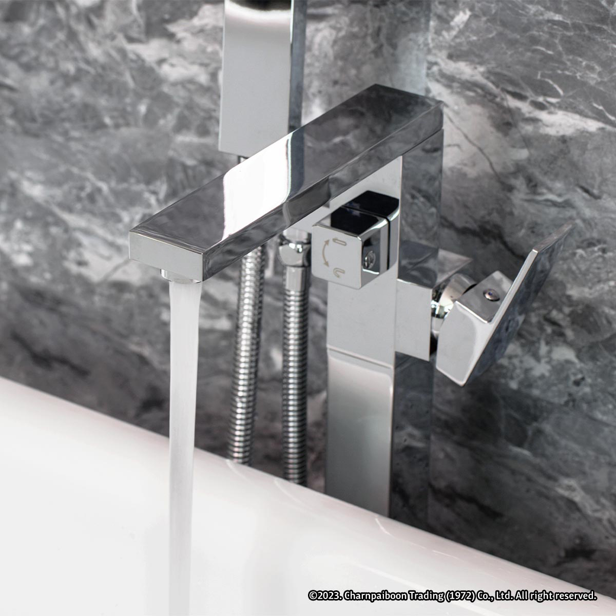 ก๊อกน้ำผสมขึ้นจากพื้น โครเมียม - CharnPaiboon
