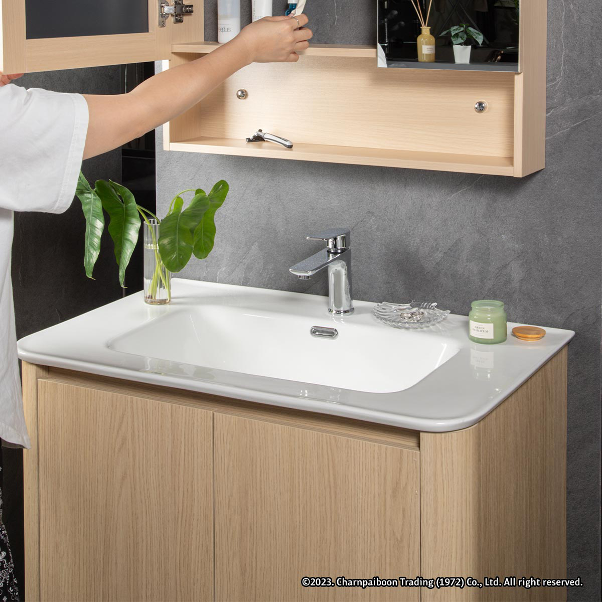 ชุดอ่างล้างหน้าเซรามิคพร้อมตู้เก็บของ ขนาด 80 ซม. - CharnPaiboon