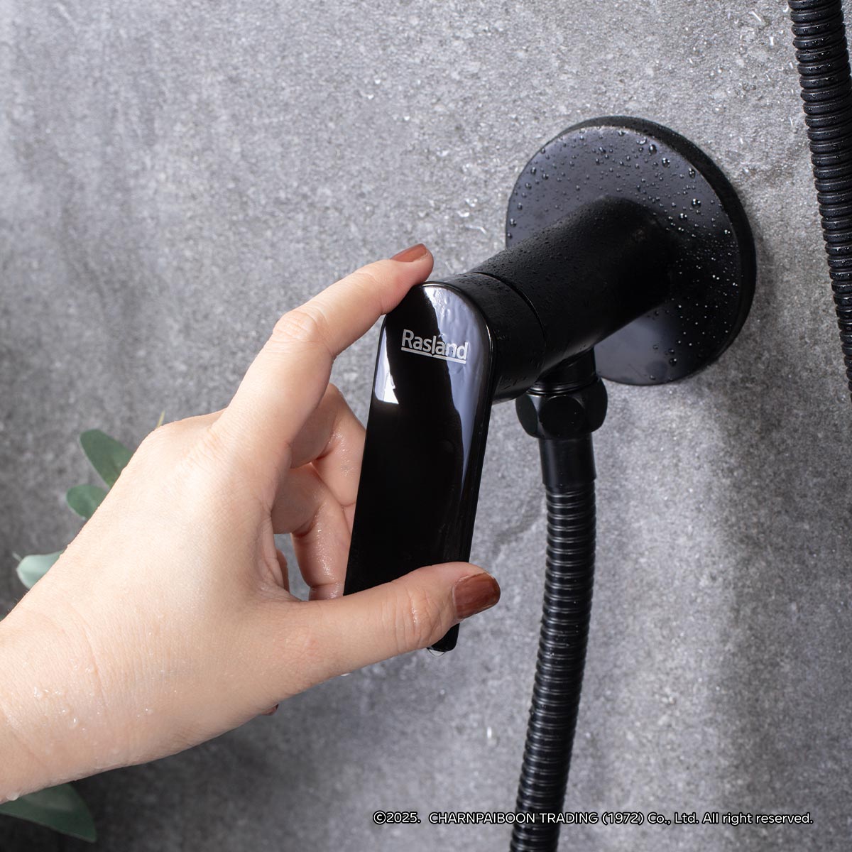 วาล์วฝักบัวน้ำเย็น BLACK - CharnPaiboon